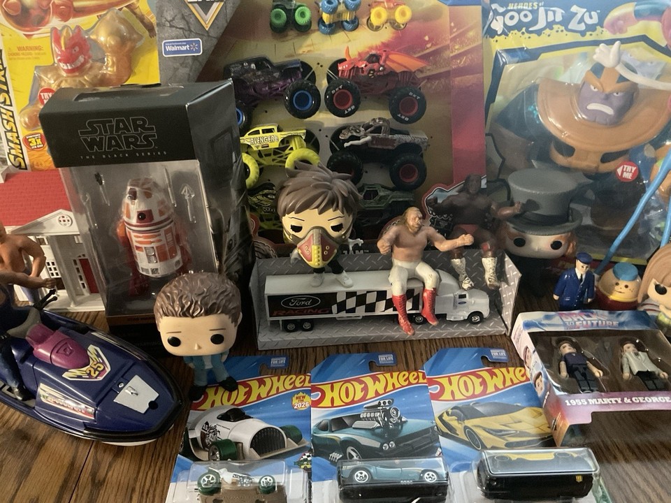 LARGE JUNK BOX TOY LOT WITH MISC TOYS NEW AND USED | eBay