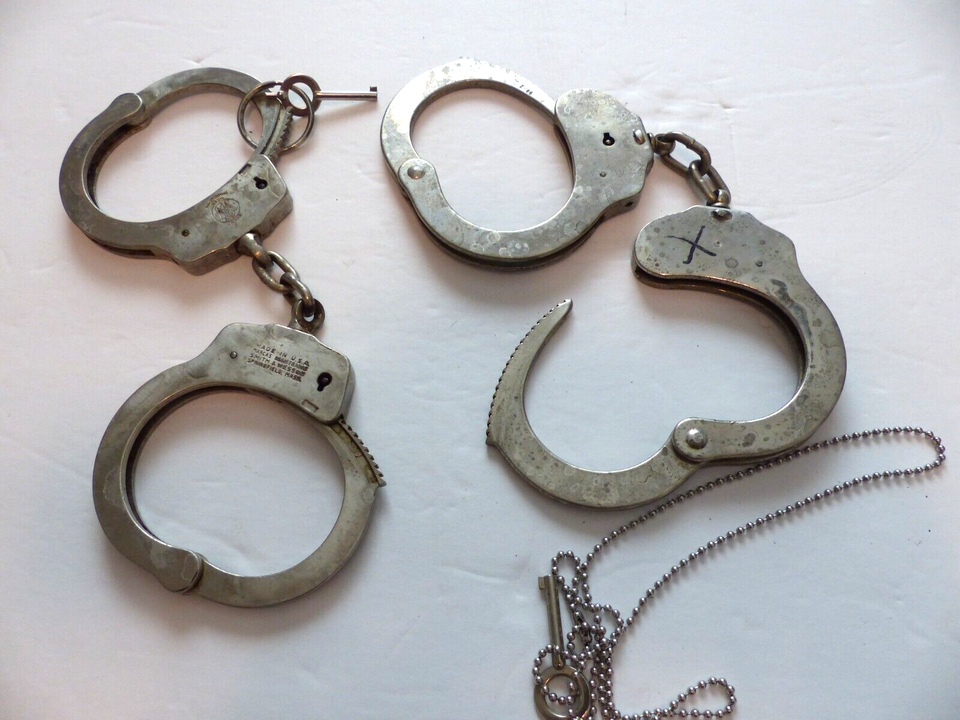 SMITH &WESSON Handcuffs + JEE PEE Spanish Cuffs 2 Keys | eBay