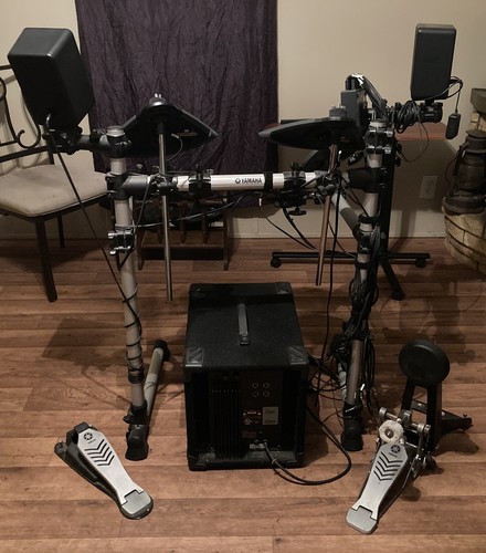 Electronic drum set Yamaha DTX500 W/MS50DR Woofer, 2 Upper Speakers ...