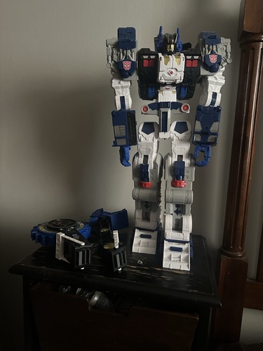 Transformers Legacy Titan Class Cybertron Universe Metroplex | eBay