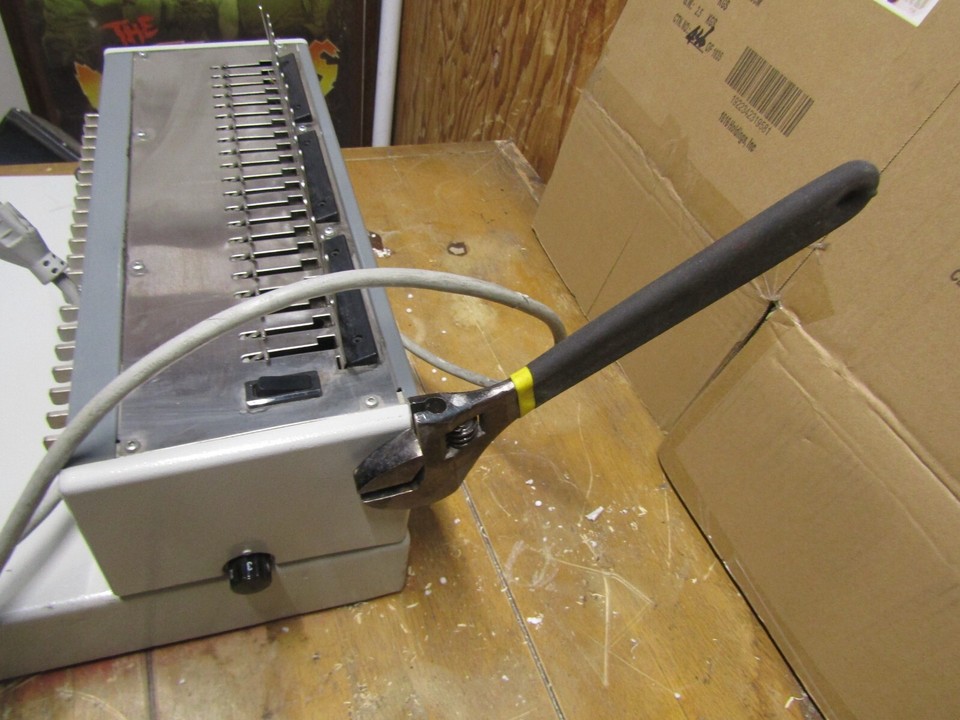 Ibico E-Kombo Electric & Manual Comb Binding Machine MISSING LEVER. | eBay