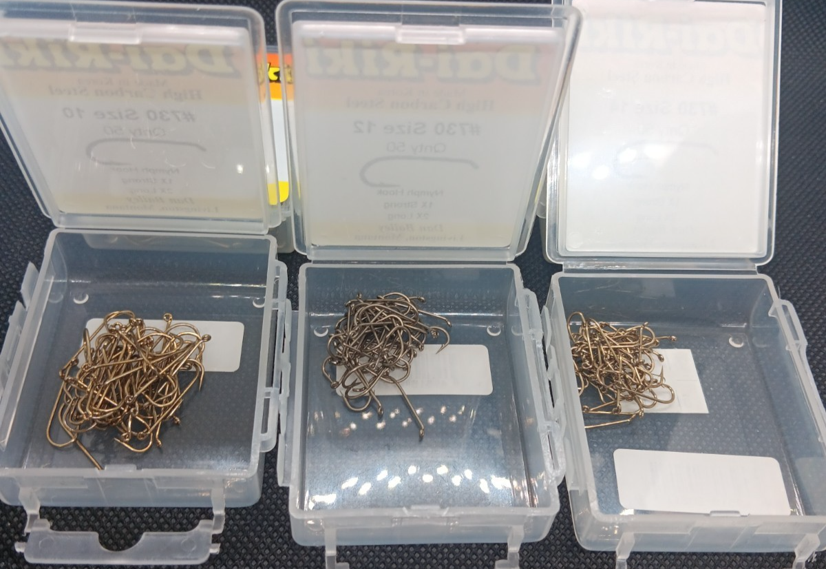 DAI-RIKI, FLY TYING HOOKS, NYMPH HOOKS, LOT OF 8-- ASSORTED SIZES. LOW ...