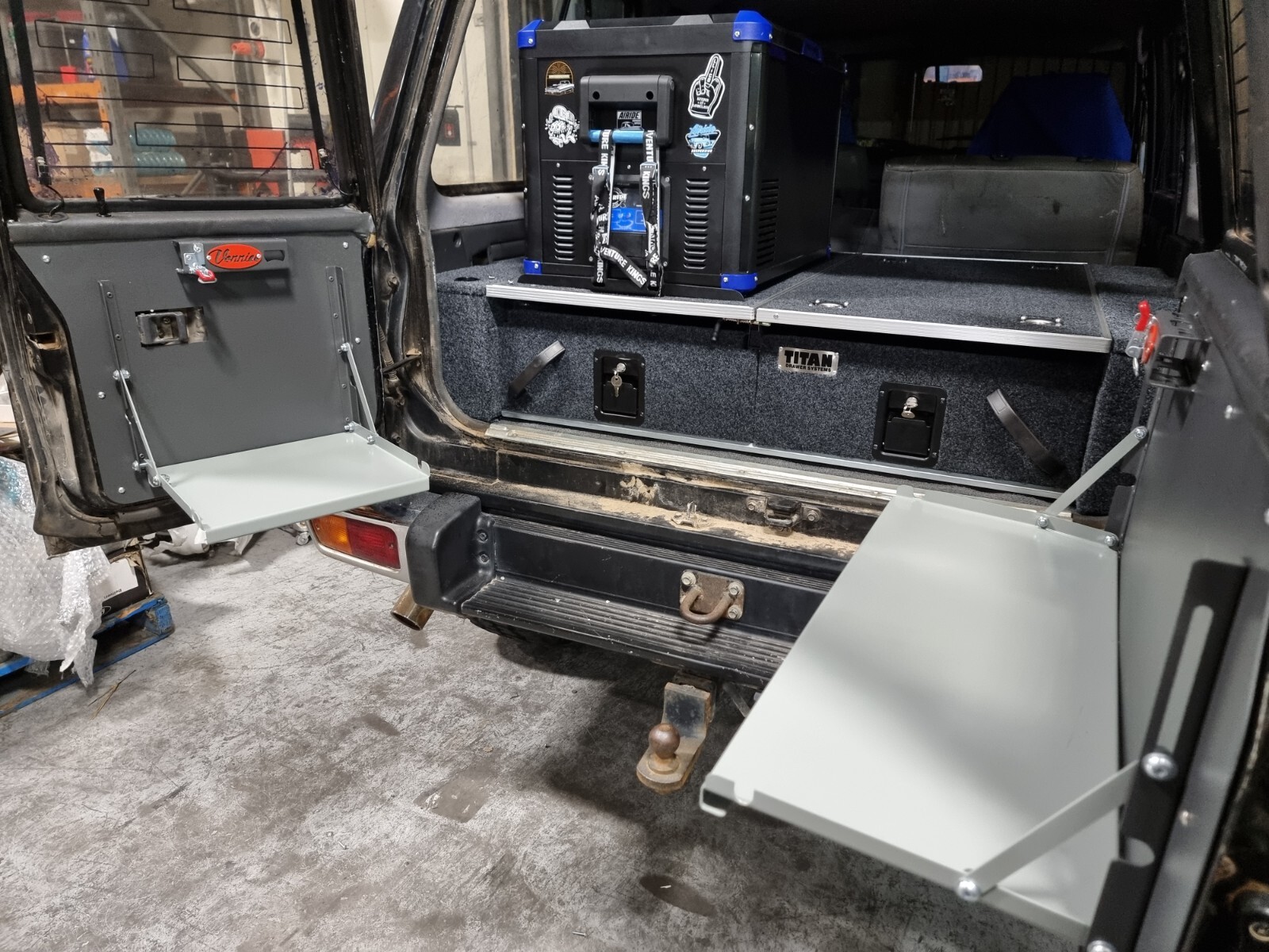 VONNIES Rear Barn Door fold down Table D/SIDE for Nissan GQ PATROL ...