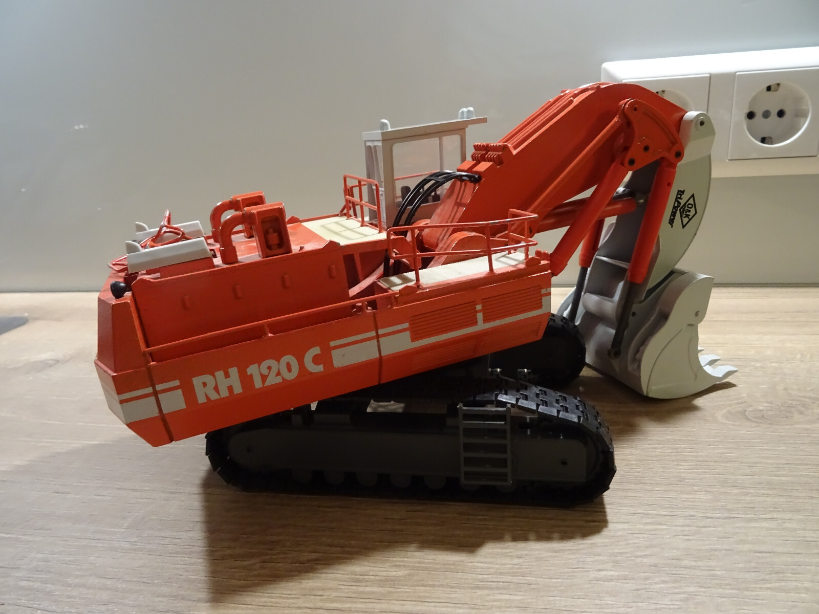 O&K Tripower RH120C Hochlöffelbagger raupe CONRAD Modell 2771 1:50 mit ...