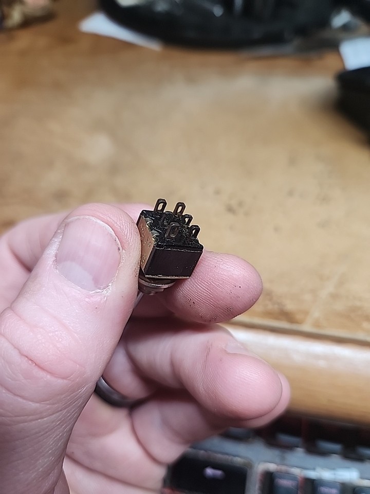 Raytheon MST205N On-On Toggle Switch Mini Rated 5A 115V + Hardware | eBay