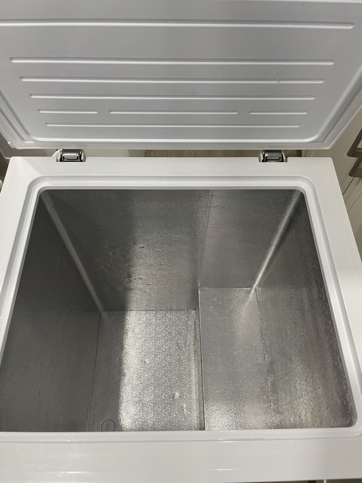 Frigidaire 4*: 25" White External Control 5 Cu. Ft. Cap Chest Freezer ...