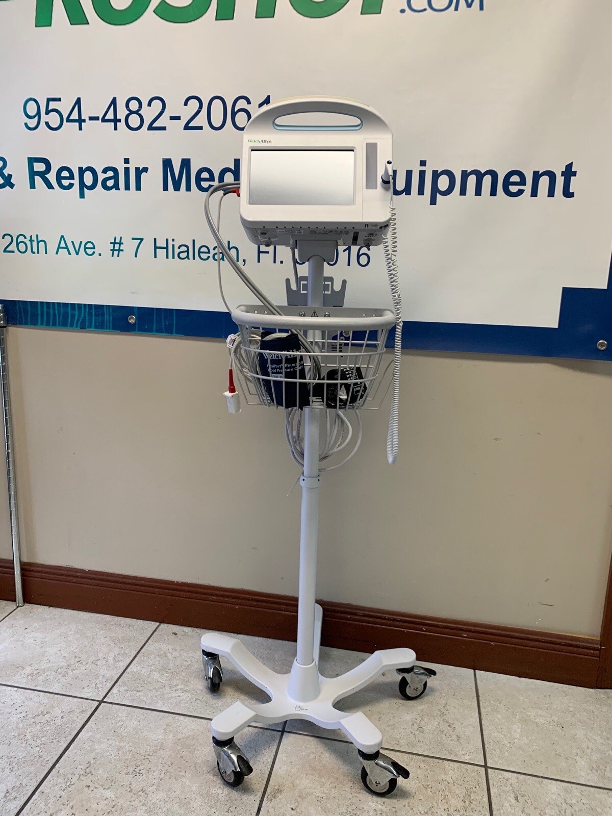 Welch Allyn Connex Vital Signs Monitor 6000 Series with Rolling Stand ...
