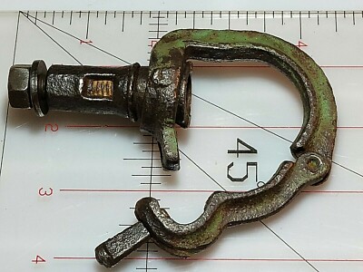 Primitives - Wire Hanger