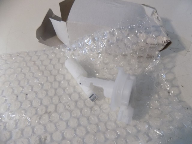 Land Rover Discovery 3 & 4 Genuine Washer Fluid Low Level Sensor ...