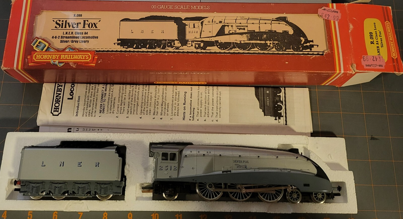Hornby+R099+Silver+Fox+LNER+Class+A4+4-6-2+Steam+Locomotive+2512+OO ...