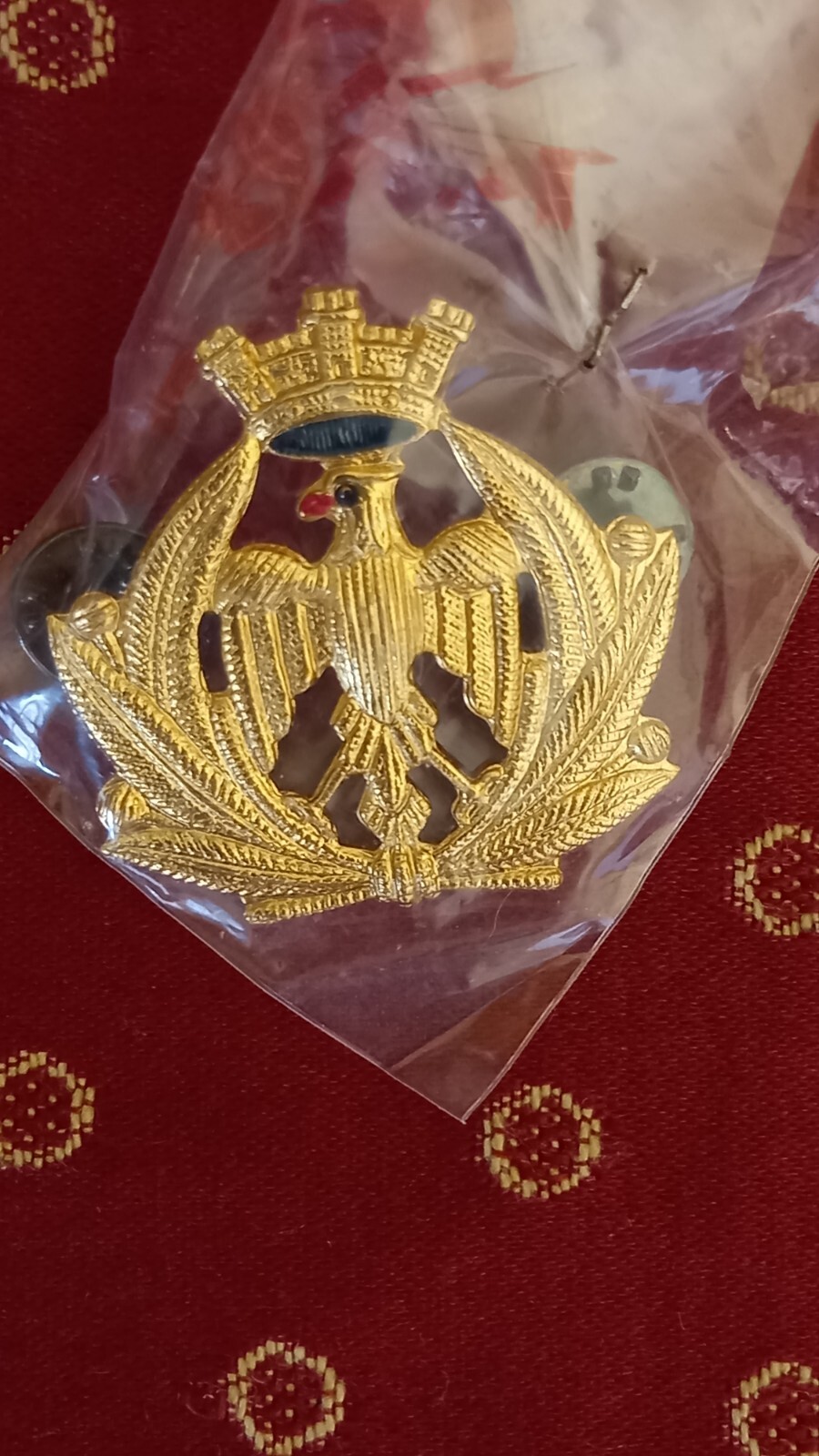 FREGIO STEMMA METALLICO PER BASCO O BUSTINA AERONAUTICA MILITARE ...