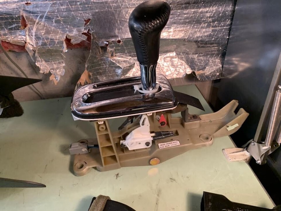 03-11 OEM Ford Crown Victoria Front Center Console w/ Floor Shifter ...