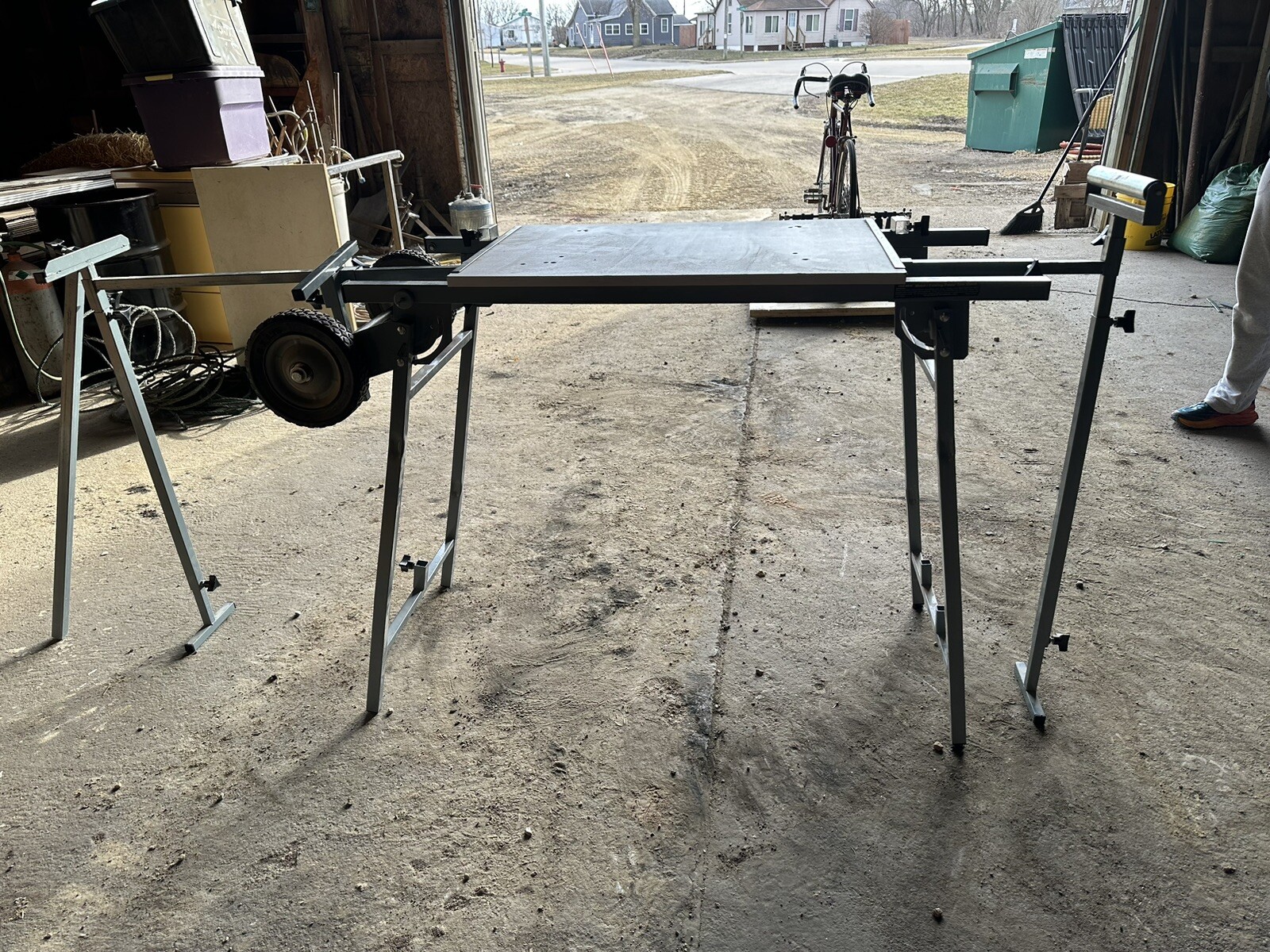 Central Machinery Model 40612 Portable Folding Miter Saw Table Power ...