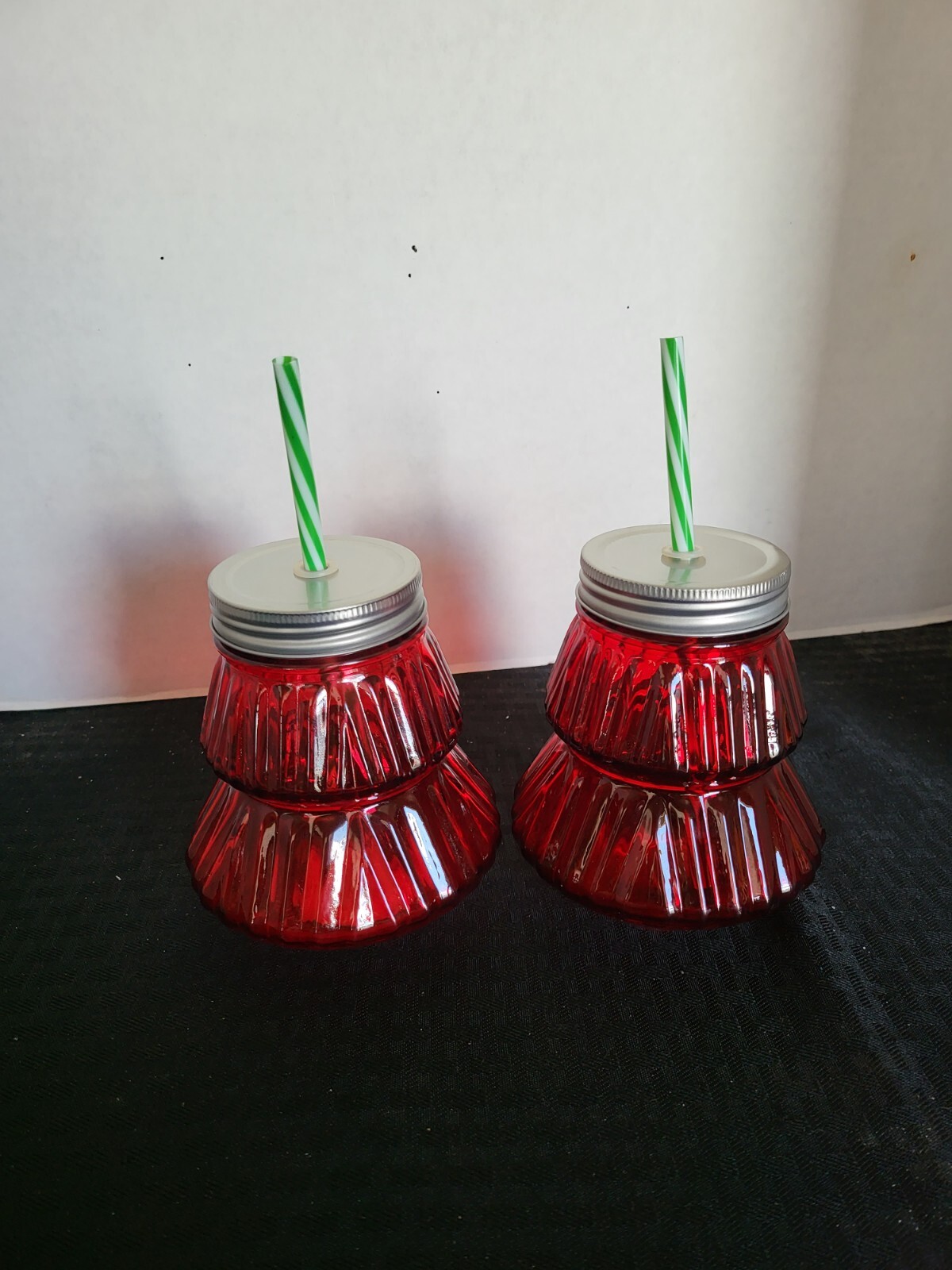 1127. NEW HOLIDAY TIME CHRISTMAS TREE SIPPER GLASS WITH STRAW & LID RED ...