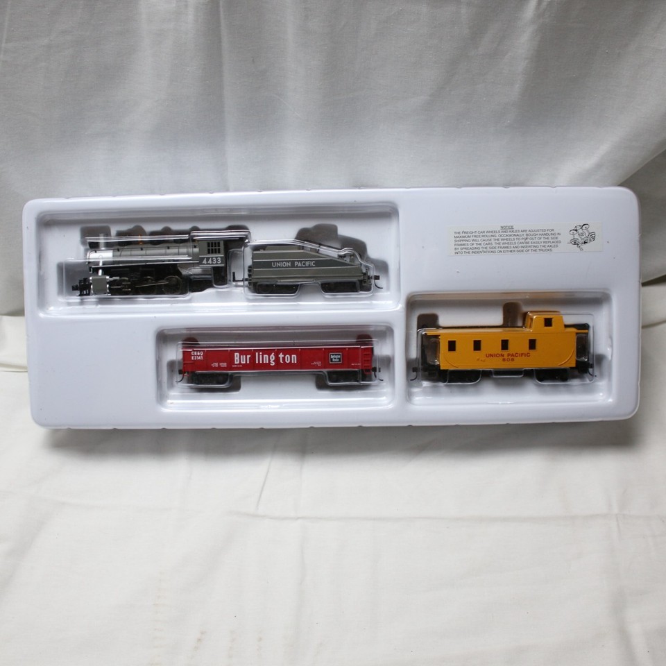Bachmann 00761 Yard Master Electric E-Z Track Ready to Run Train Set HO ...