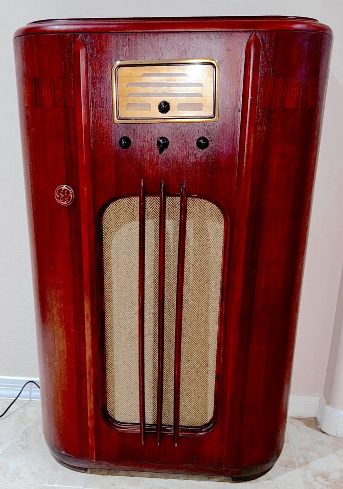RESTORED GE 1930s Console Radio and Near-Complete Restored Body PERFECT ...