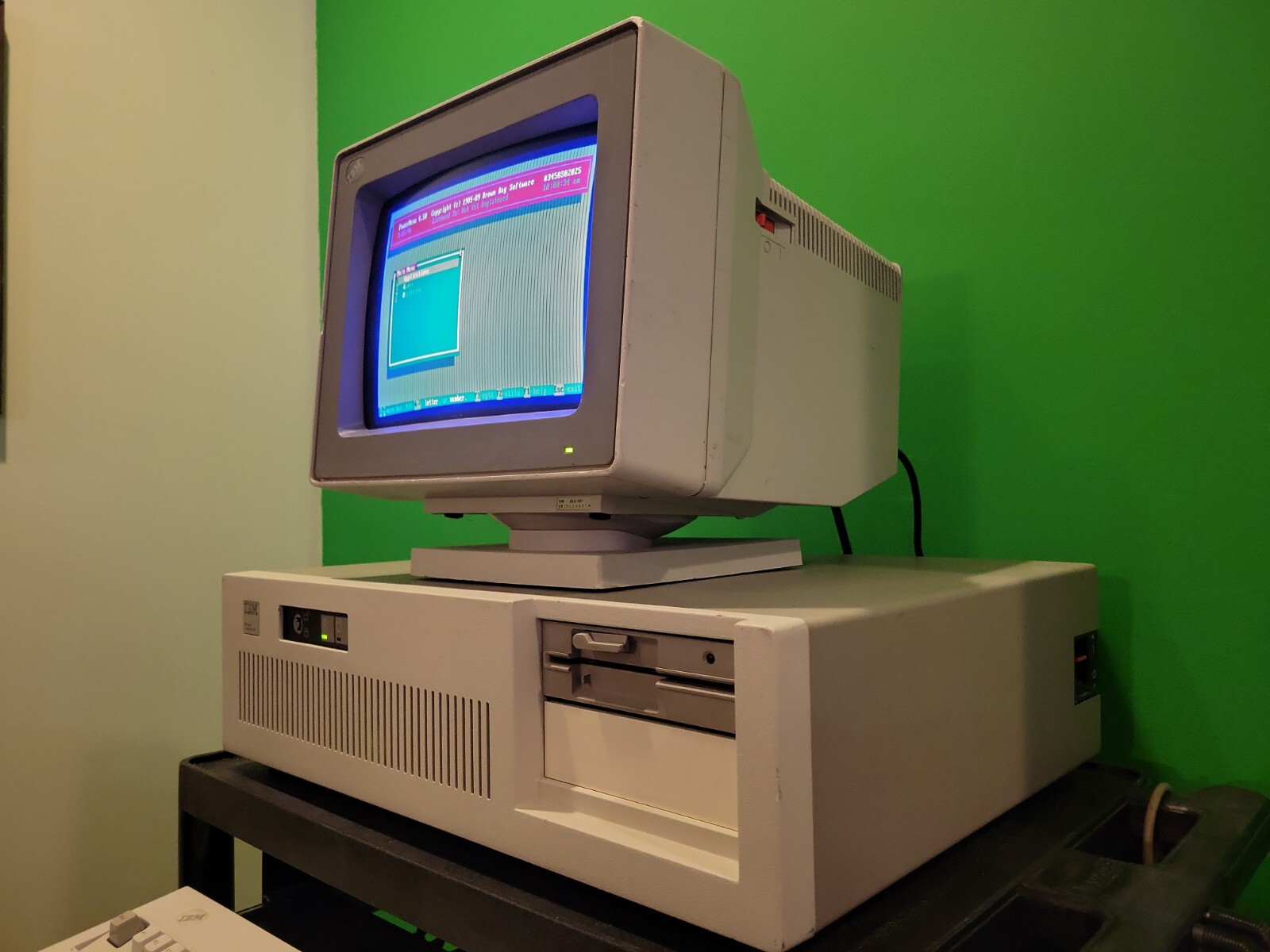 Vintage 1985 IBM AT 5170 VGA, 1.5MB RAM, 1.2MB FDD, 20 MFM HDD, 101 KEY ...