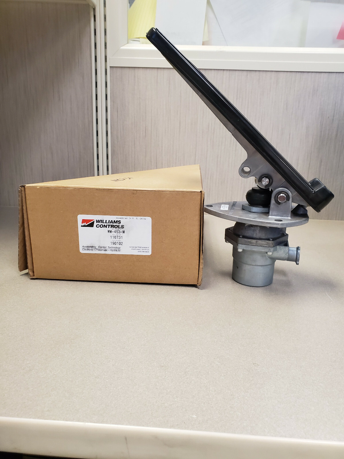 116731 / WM453M - PNEUMATIC THROTTLE PEDAL, GROVE# 7-683-0-00075 | eBay