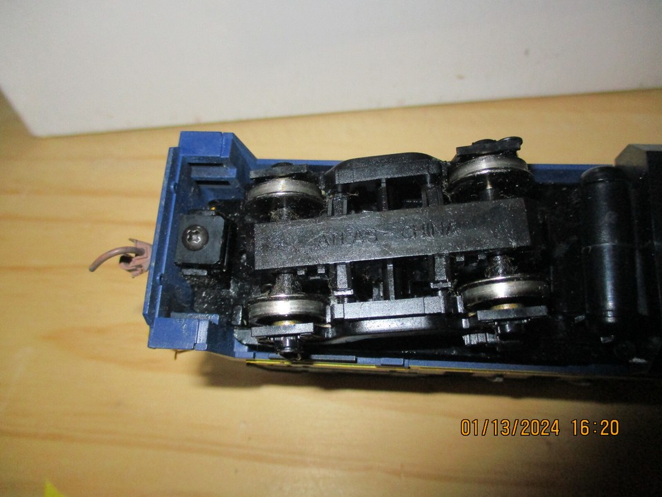 CSX 3265 HO ATLAS 8697 GE U23B LOCOMOTIVE NCE DC DCC DECODER. BRIGHT ...