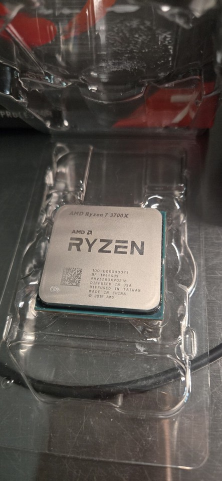 AMD Ryzen 7 3700X 3rd Generation Processor with Wraith Cooler And Box ...