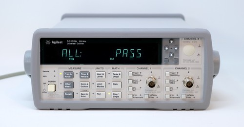 HP / Agilent 53131A 225 MHz Universal Frequency Counter/Timer. Very ...