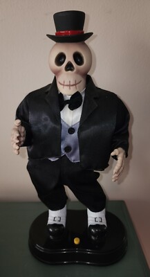 Vtg Gemmy Hip Swinging Dancing Skeleton w/ Top Hat "Puttin' On The Ritz ...