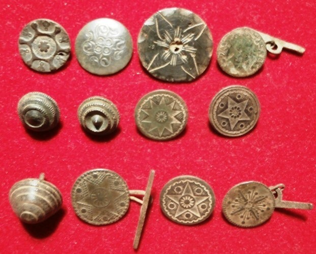 LOT 12 AMAZING OLD MEDIEVAL SPANISH COLONIAL ROYAL BUTTON 15-16 TH ...