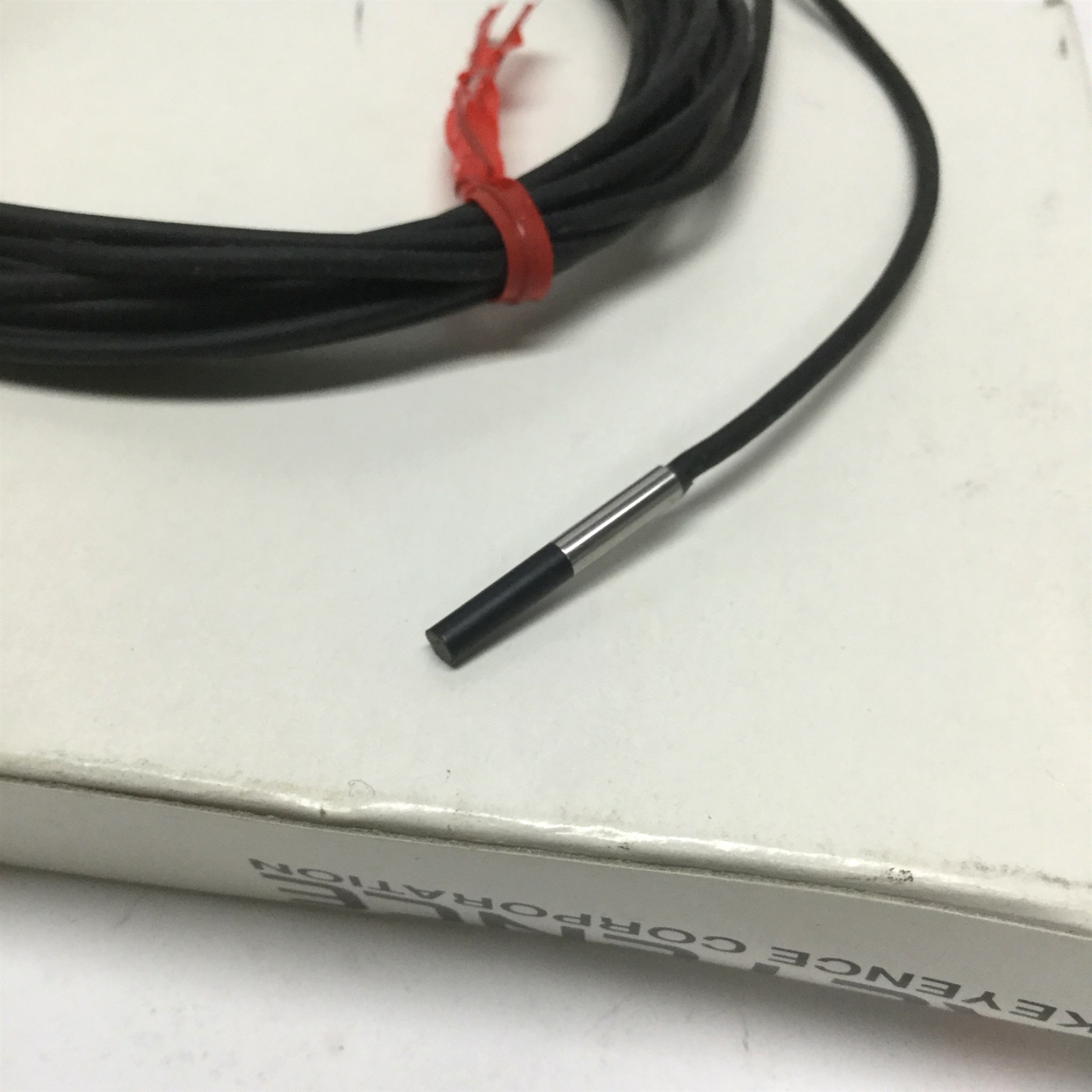 Keyence EH-402 Photoelectric Proximity Sensor Ferrous Metals, 7mm Max ...