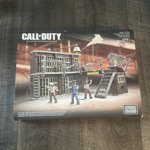 Mega Bloks Call of Duty Collector Set Mob of the Dead Alcatraz Zombies ...