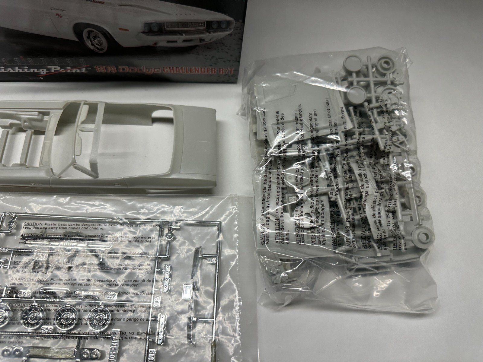 AMT 1:25 1970 Dodge Challenger R/T Vanishing Point Sealed Inside Boxed ...