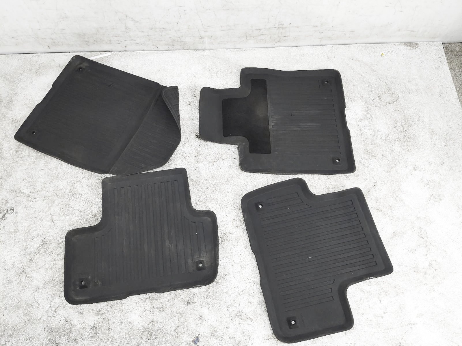 2018-2020 Volvo Xc60 Interior Floor Mats Carpets Set Of 4 31470216 | eBay