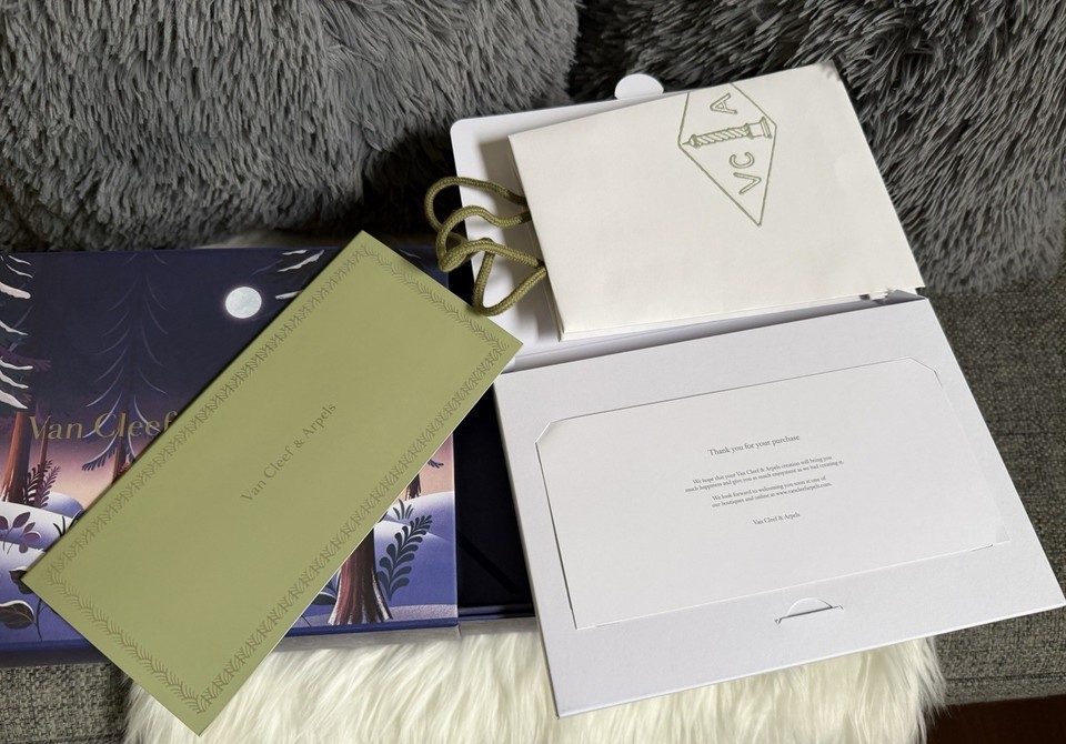 Van Cleef Arpels Authentic Holiday small Empty Gift Box Ribbon Insert ...