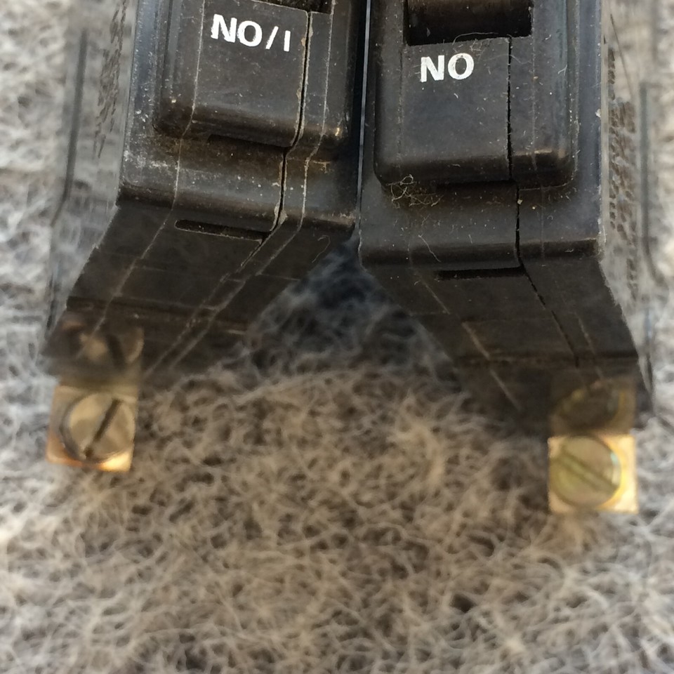 Lot of 2 SQ D Square D QOB120 20 Amp 120 Volt 1 Pole Circuit Breaker ...