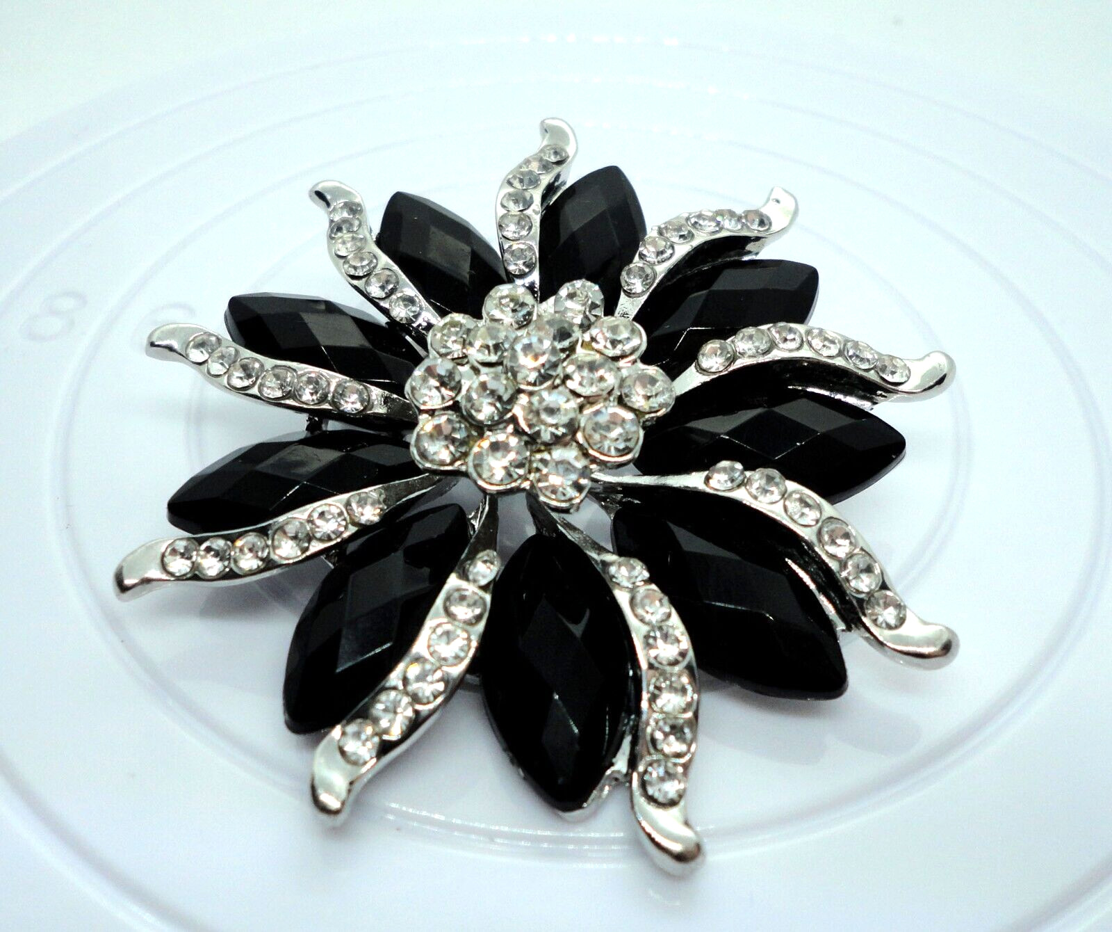 Pre-Owned Victorian Style Gothic Brooch Vampire Costu… - Gem