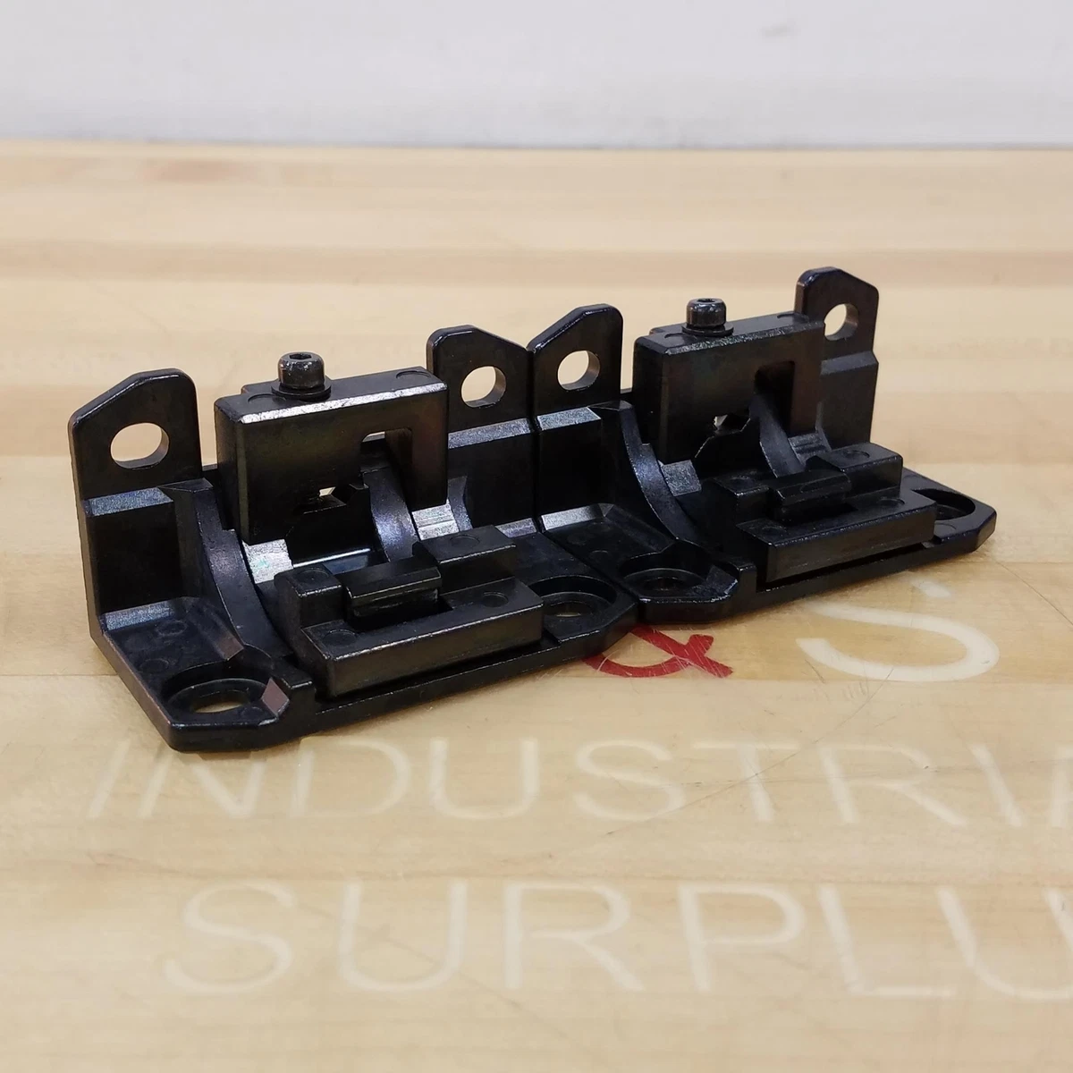 Keyence Light Curtain Mounting Brackets | Shelly Lighting