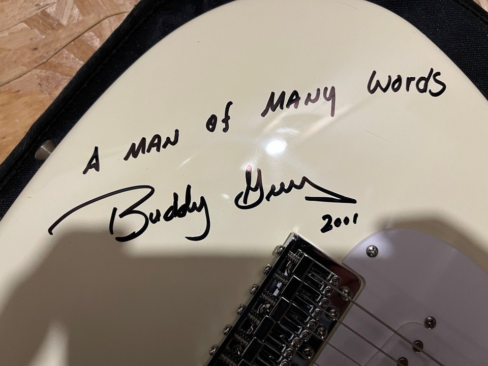 BUDDY GUY AUTOGRAPHED SIGNED FENDER GUITAR! PHOTOS! Stratocaster Squire ...
