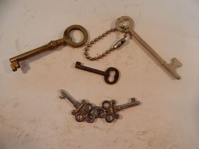 Antique Brass Tubular/Barrel+Skeleton Key 2-Ornate Little Pin-Type Keys ...