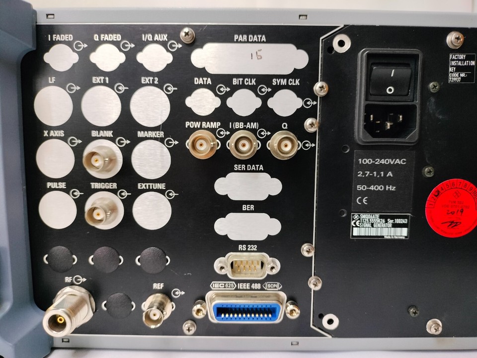 Rohde & Schwarz SMIQ 06L 1125.5555.26 300kHz-6.4GHz Signal Generator | eBay