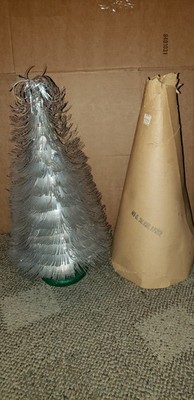 Vintage Silver Aluminum Eyelash Tabletop Christmas Tree w/ Cover - 20 ...