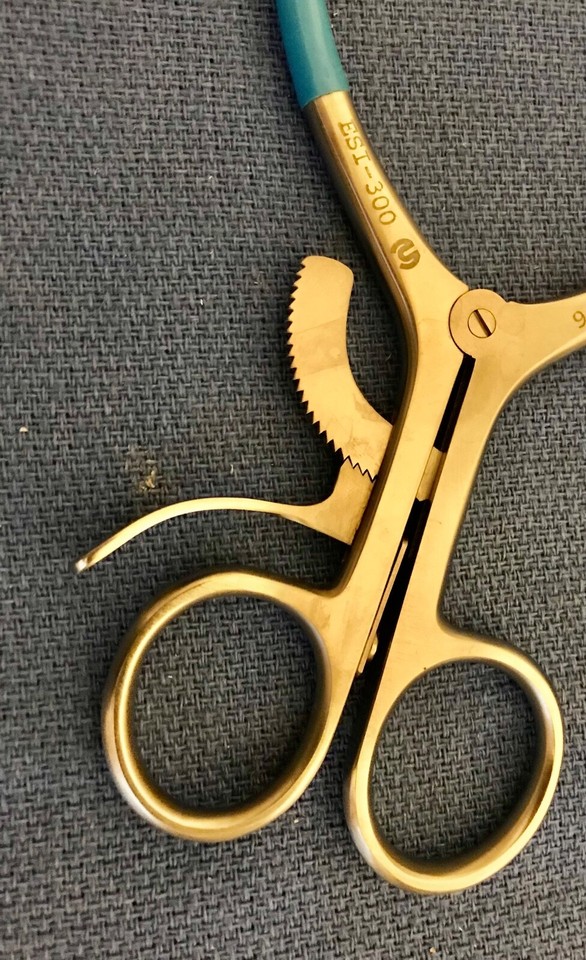 Electro Surgical Instruments ESI-300 lateral vaginal retractor. GC ...