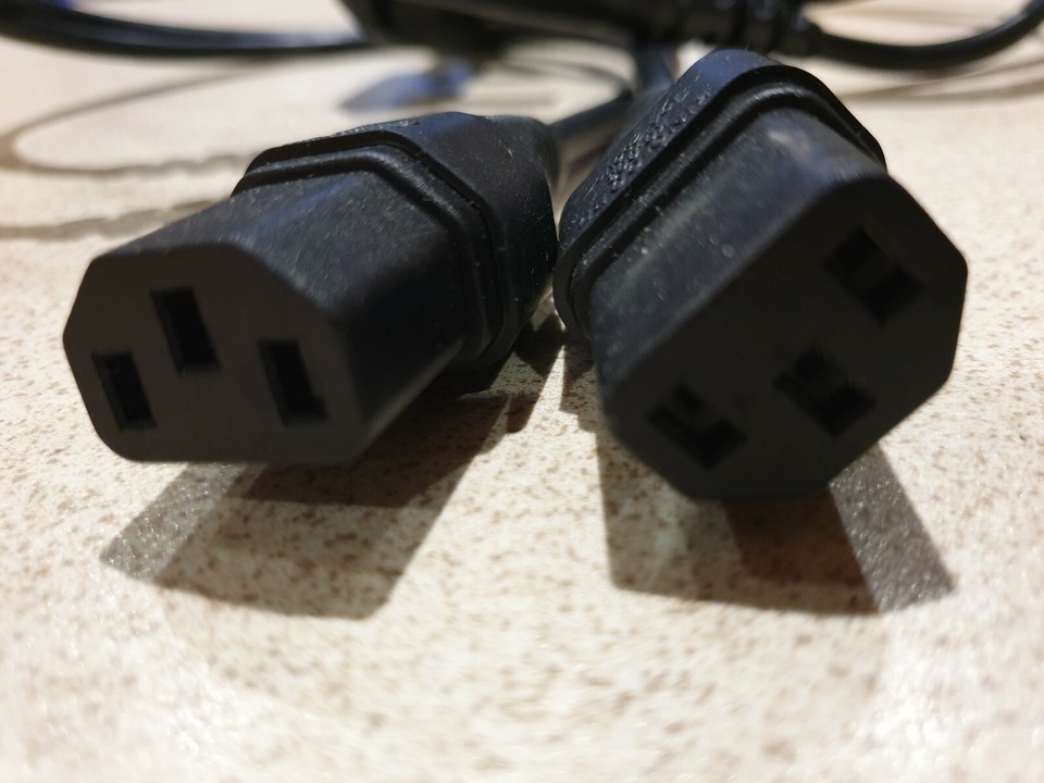 JOB LOT 2 Belkin ProDual IEC Y-Splitter to UK Plug Power Cable 1 Plug 2 ...