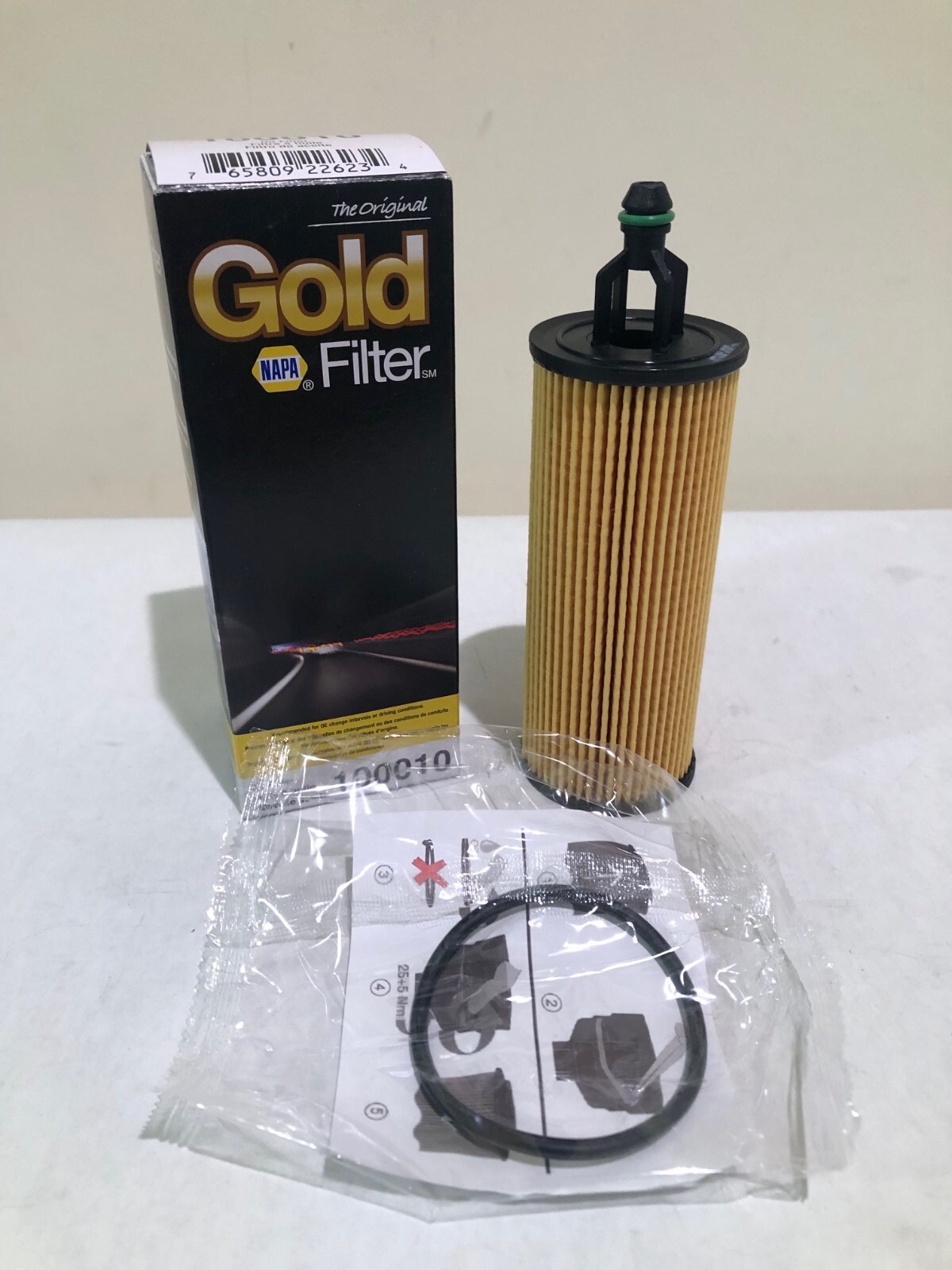 Napa Gold 100010 Engine Oil filter 200 300 Charger Challenger Avenger ...