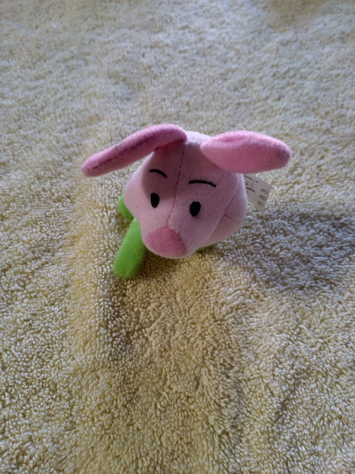 2001 McDonald's Book of Pooh Winnie the Pooh Owl Piglet Rabbit Kessie ...