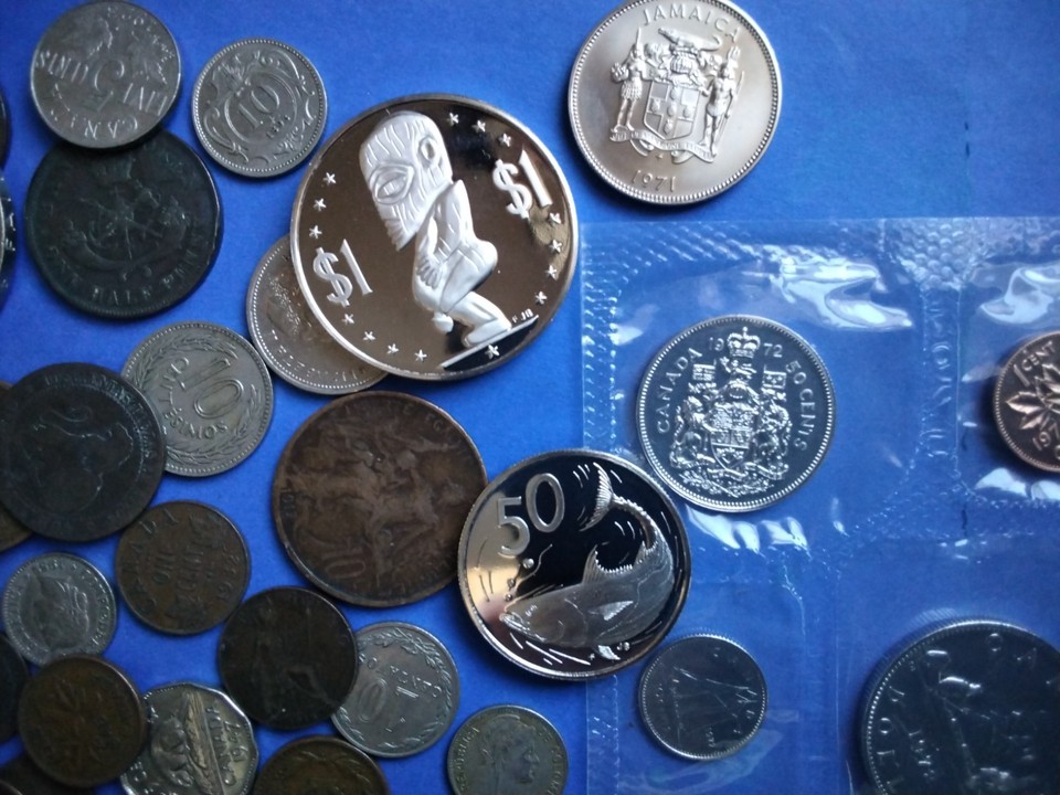 World foreign coins. 1 lb. Incl 1808 X cash coin and Canada mint set ...