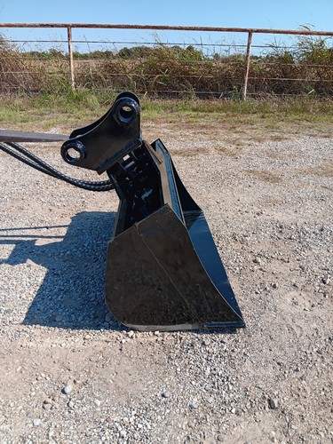 New Mini Excavator 32' Hyd Tilt Ditching Clean out Bucket ,40mm Pin ...