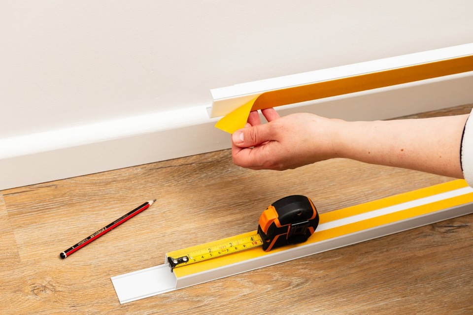 White Electrical Cable Trunking PVC Wire Conduit Plastic Cover-Mini ...