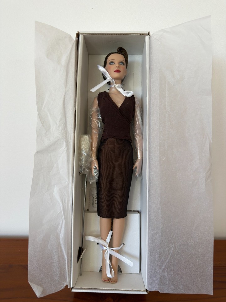 Tonner Doll - Bette Davis Collection "The Woman is Certain "16" Vinyl ...