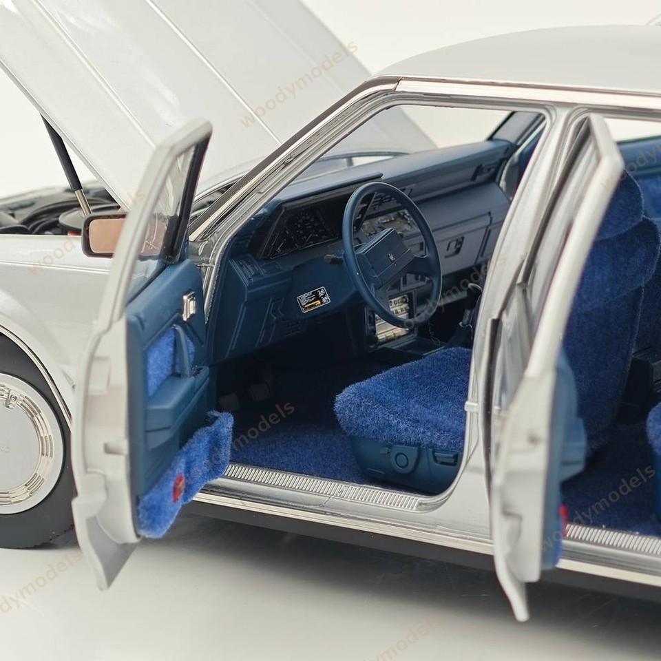 1/18 Toyota Crown Seventh Generation MS122 Silver / Blue Interior ...