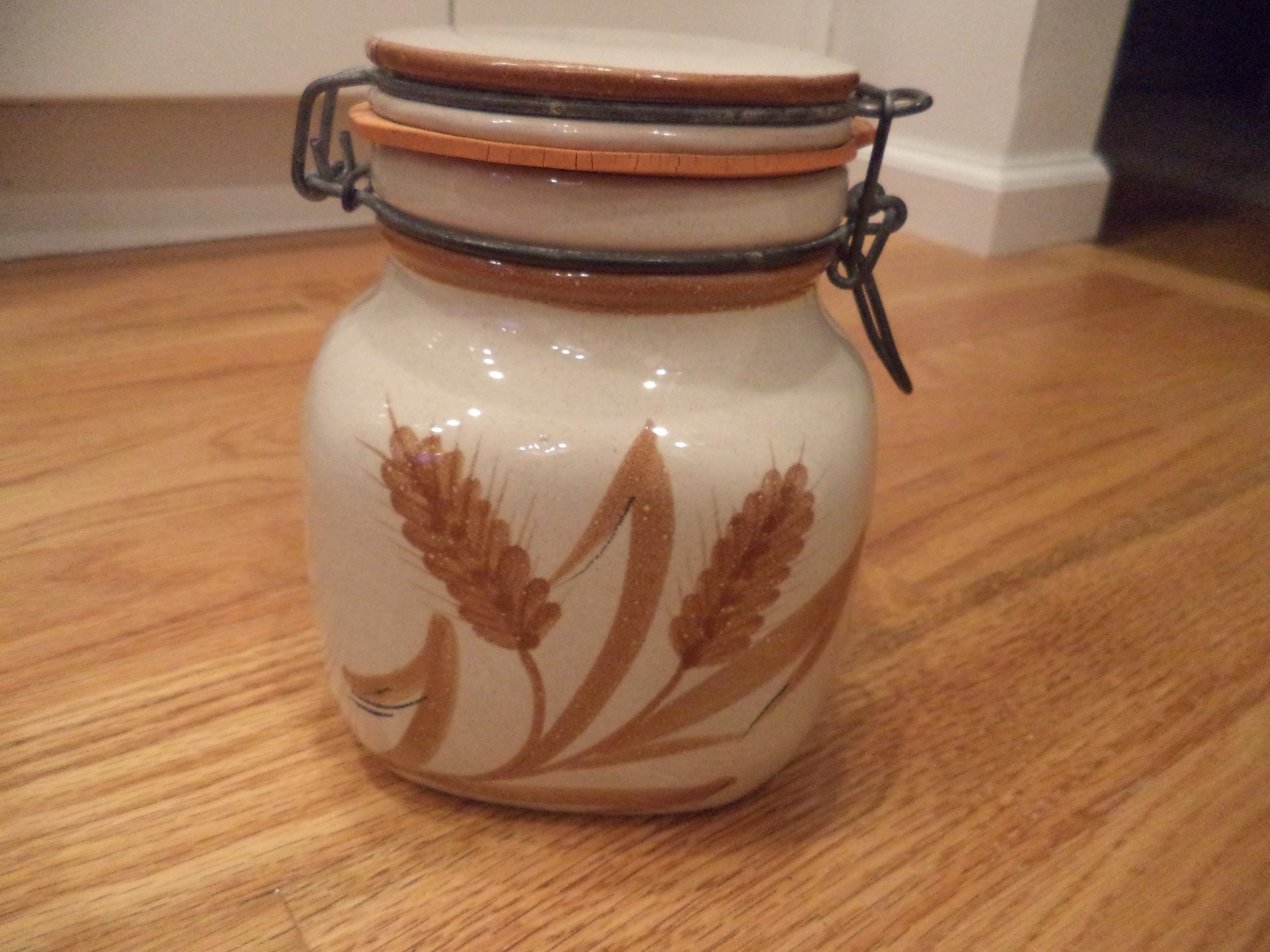 Vintage Ceramic CANISTER Locking Lid 6" - ITALY - Wheat - Painted | eBay