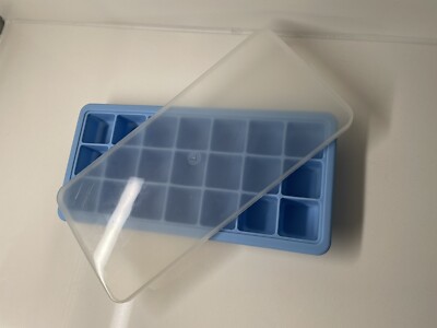 Silicone ice cube tray with lid in Blue Makes 21 small square ice cubes ...